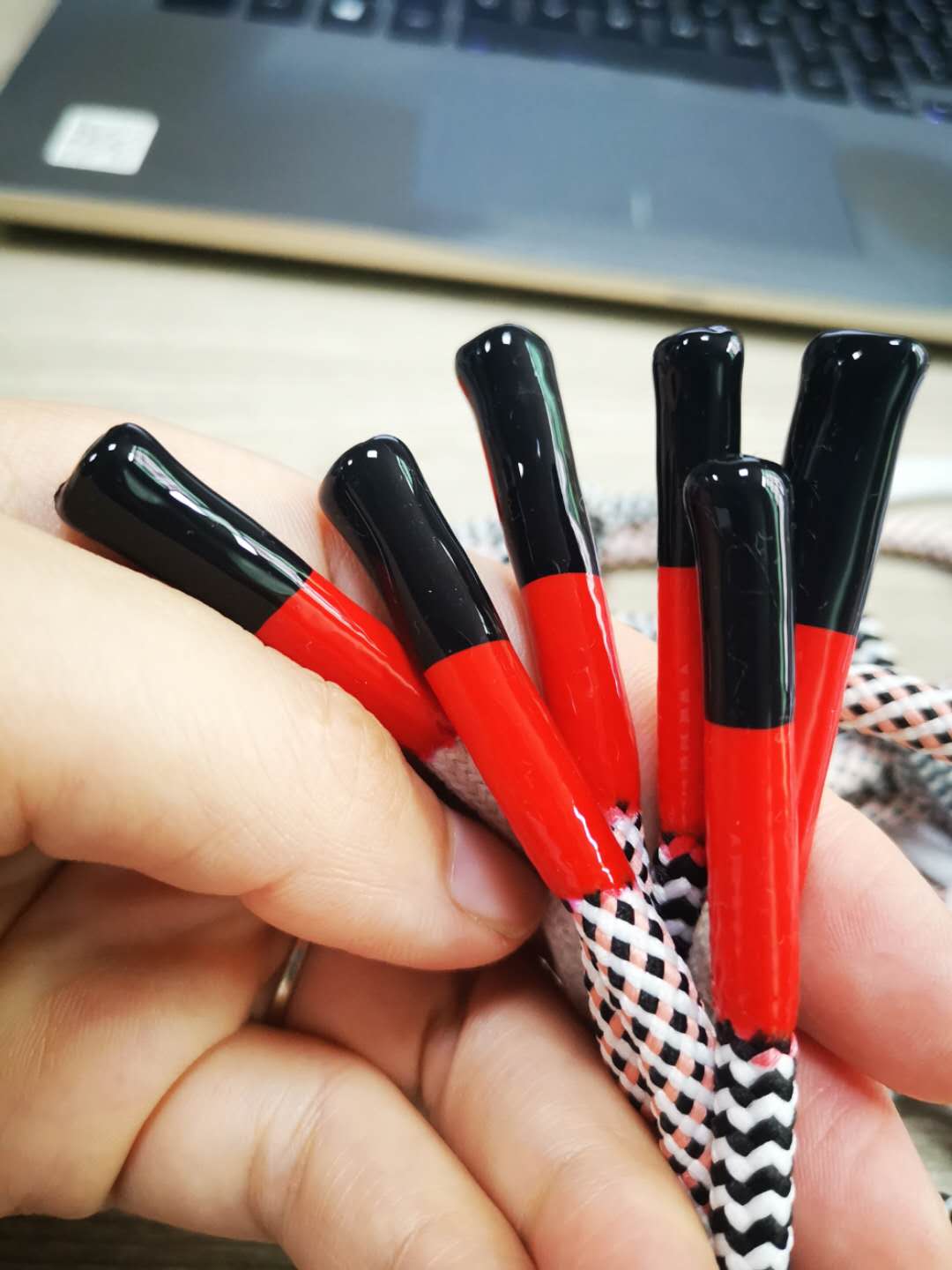 How to Make Shoelace Tipping by Dipping Silicone Ink - Silicone Ink